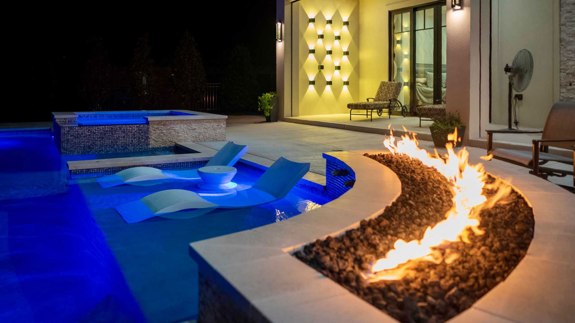 Largest Selection of Outdoor Fire Pits, Bowls, Tables | Fireplaces Plus